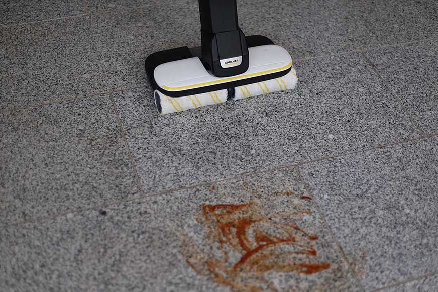 Test des Hartbodenreinigers Kärcher FC 4-4 Battery Set (2025)